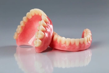 A Guide to Full Upper Denture: Benefits and Fitting Options
